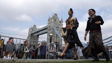 Peragaan Busana Indonesia Pikat Perhatian Warga London