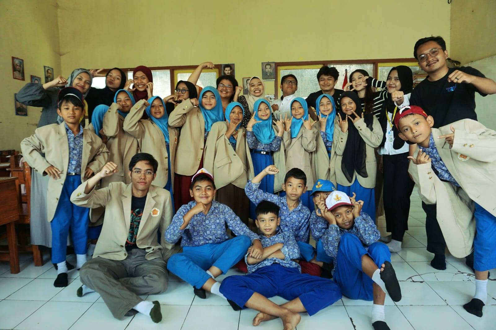 Dedikasi Multi-Disiplin yang Dibalut dalam Program Edukasi dan Kreativitas Oleh Tim KKN-PPM UGM ...