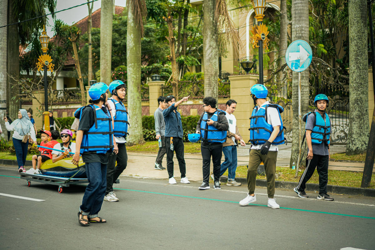 Kelompok Praktikum Ilmu Komunikasi UMM Hadirkan Cosplay Rafting