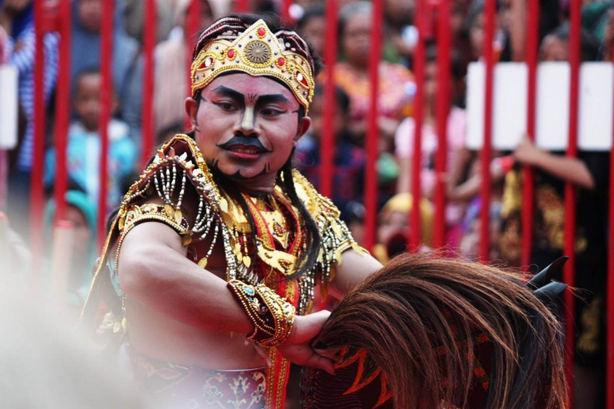 Seni Pertunjukan Tradisional Ebeg: Memperkenalkan Budaya Indonesia yang ...