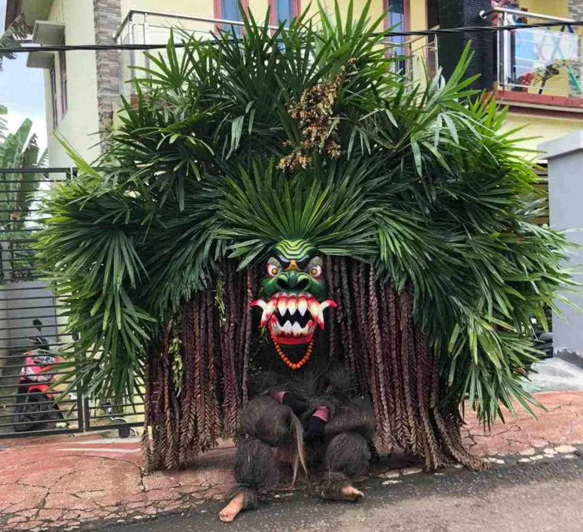 Makna Topeng Bebegig Sukamantri dalam Perlindungan Mata Air Tawang ...