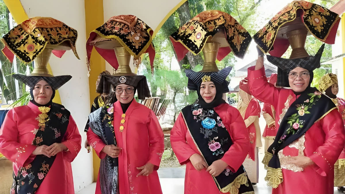 Sumbang Duo Baleh : Strategi Minangkabau dalam Menjaga Moral Perempuan