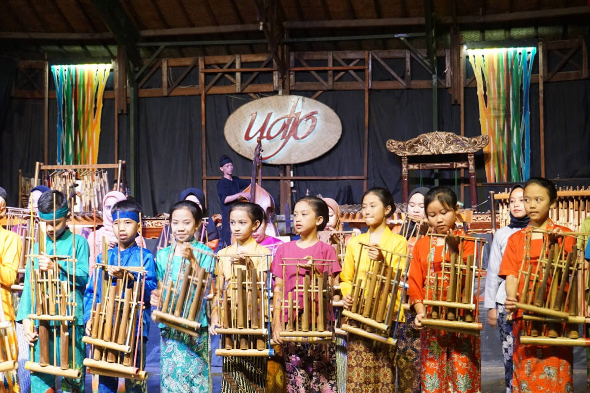 Saung Angklung Udjo dan Visinya dalam Melestarikan Budaya serta Seni ...