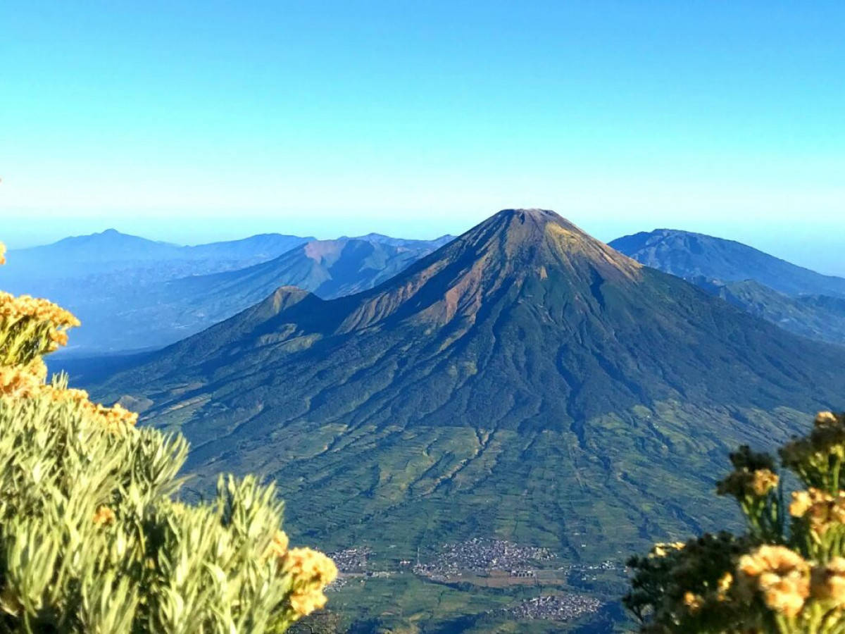 Gunung Sumbing dan 5 Objek Wisata Terbaik untuk Healing
