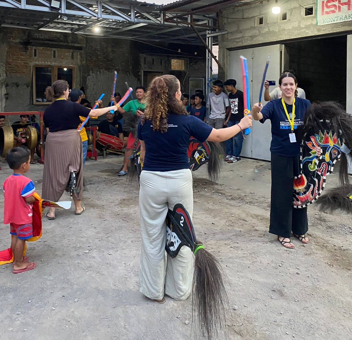 Unit Mlati Membuka Program KKN dengan Cultural Exchange in Mlati