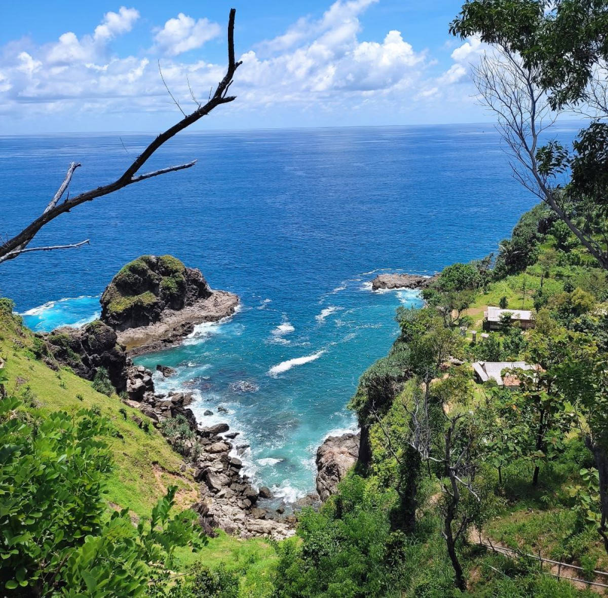 Menikmati Keindahan Laut dari Puncak Bukit Pengilon Yogyakarta
