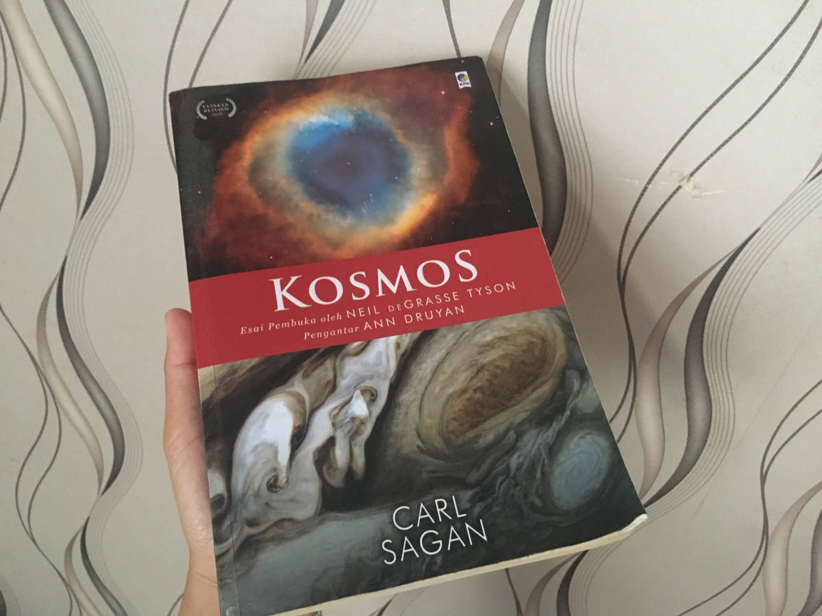 Review Buku Kosmos, Mengenal Alam Semesta Lewat Penemuan dan Fakta