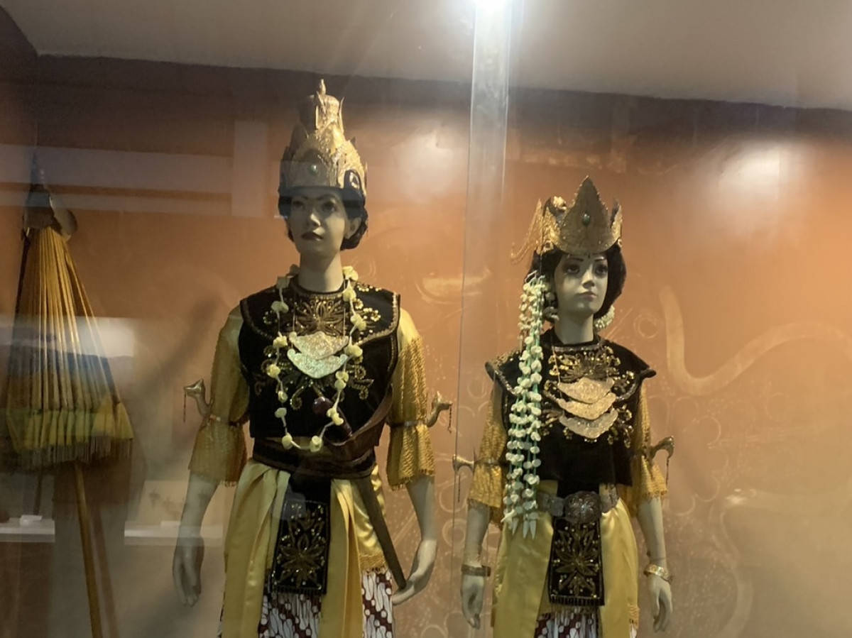 Memahami Budaya Sumedang Melalui Baju Adat Pengantin Sumedang