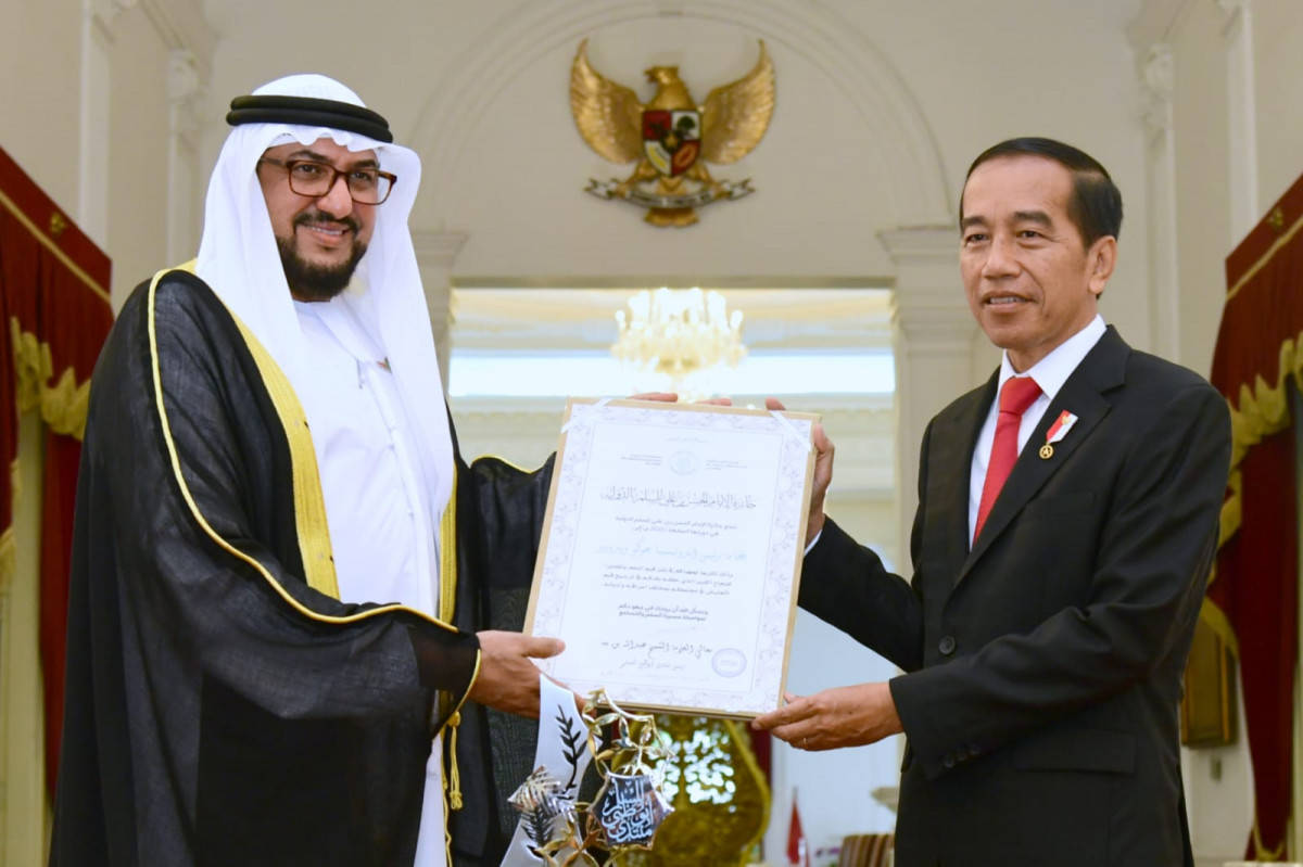 Jokowi Terima Penghargaan Perdamaian Internasional 2022 dari Uni Emirat Arab