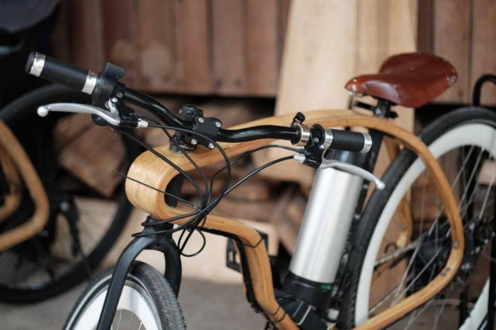Kayuh Wooden Bike, Sepeda Kayu Listrik Pertama di Dunia