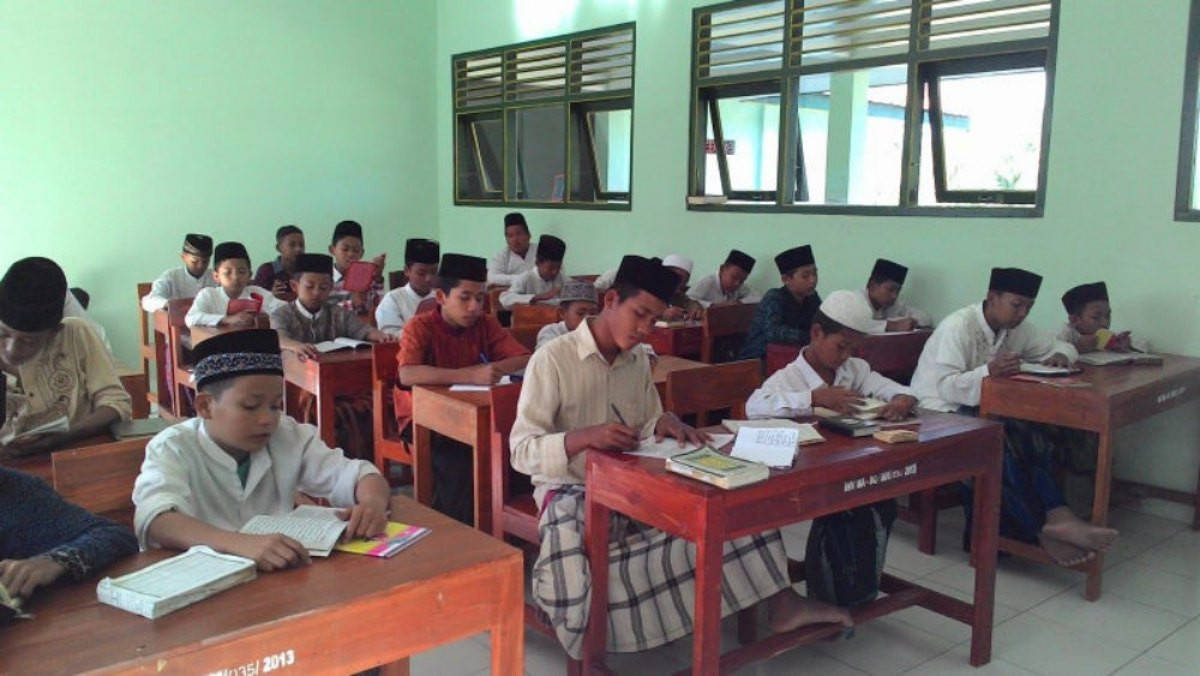 Mengenal Madrasah Diniyah: Lembaga Pendidikan Agama Islam Sejak Dini