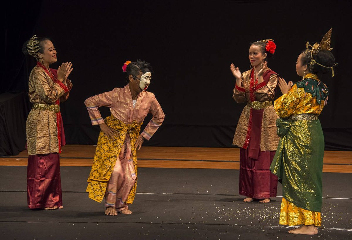 Mak Yong, Seni Teater Tradisional yang Menampilkan Budaya Melayu di ...