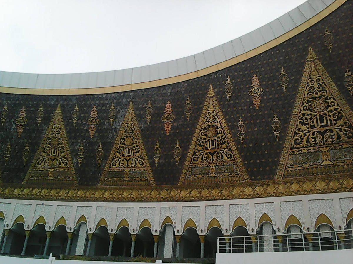 Melihat Arsitektur Masjid Raya Sumatera Barat yang Jadi Tempat Ibadah ...