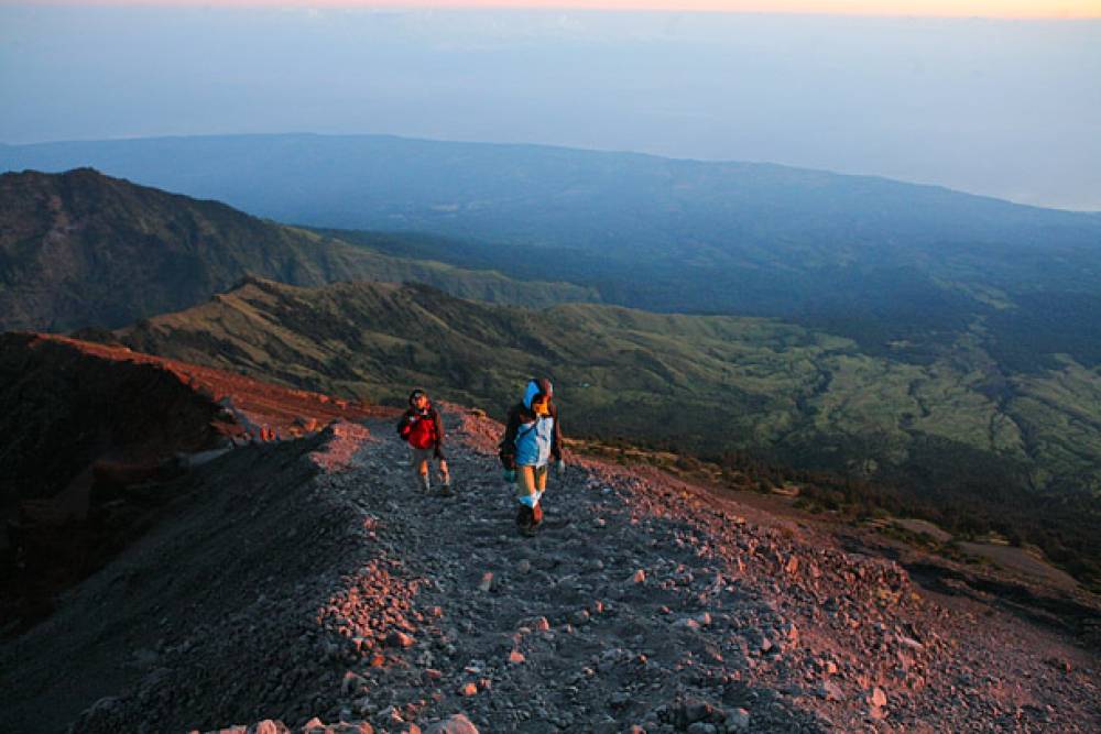 Mendaki Rinjani, Sang Atap Negeri