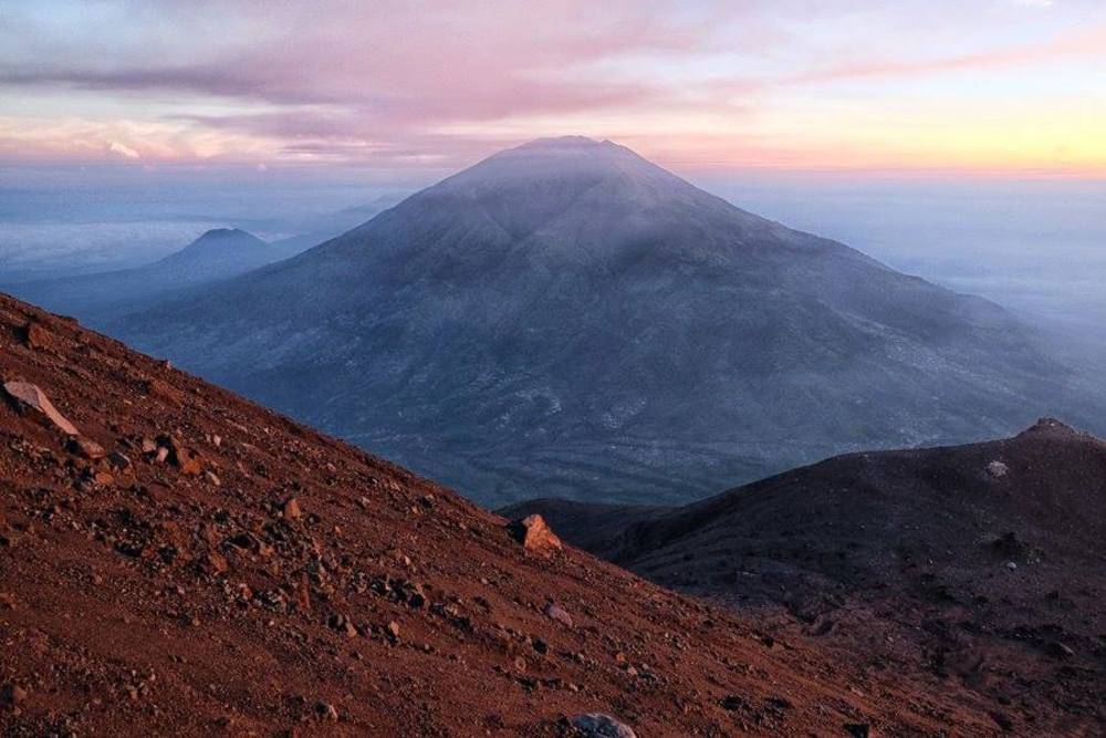 Mengintip Pesona Gunung Merbabu, Primadona dari Jawa Tengah