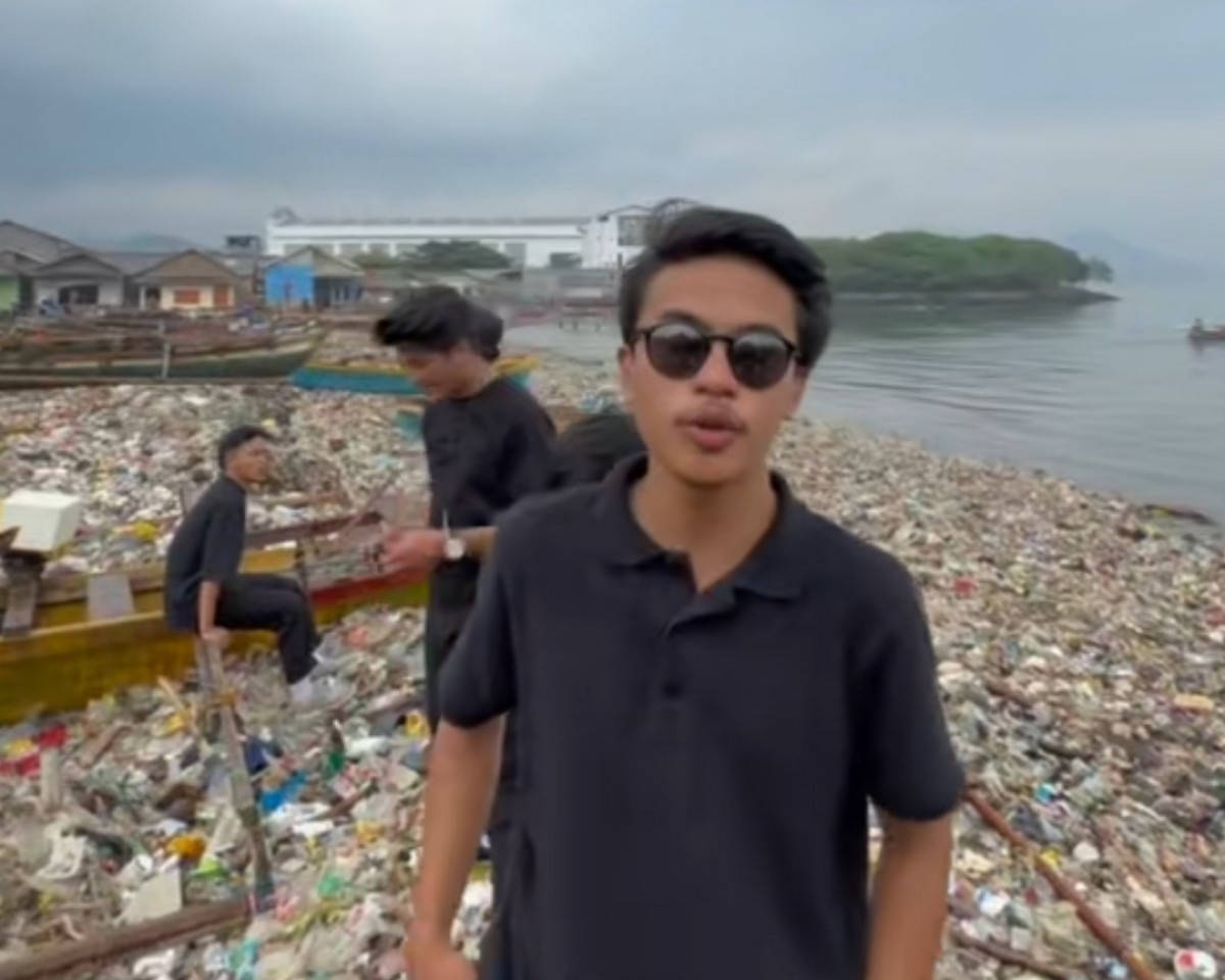Pandawara Beraksi di Lampung, Bersihkan Pantai Terkotor ke-2 di Indonesia