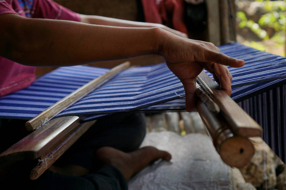 Keindahan Kain Tenun yang Jadi Simbol Pemersatu Masyarakat Buton