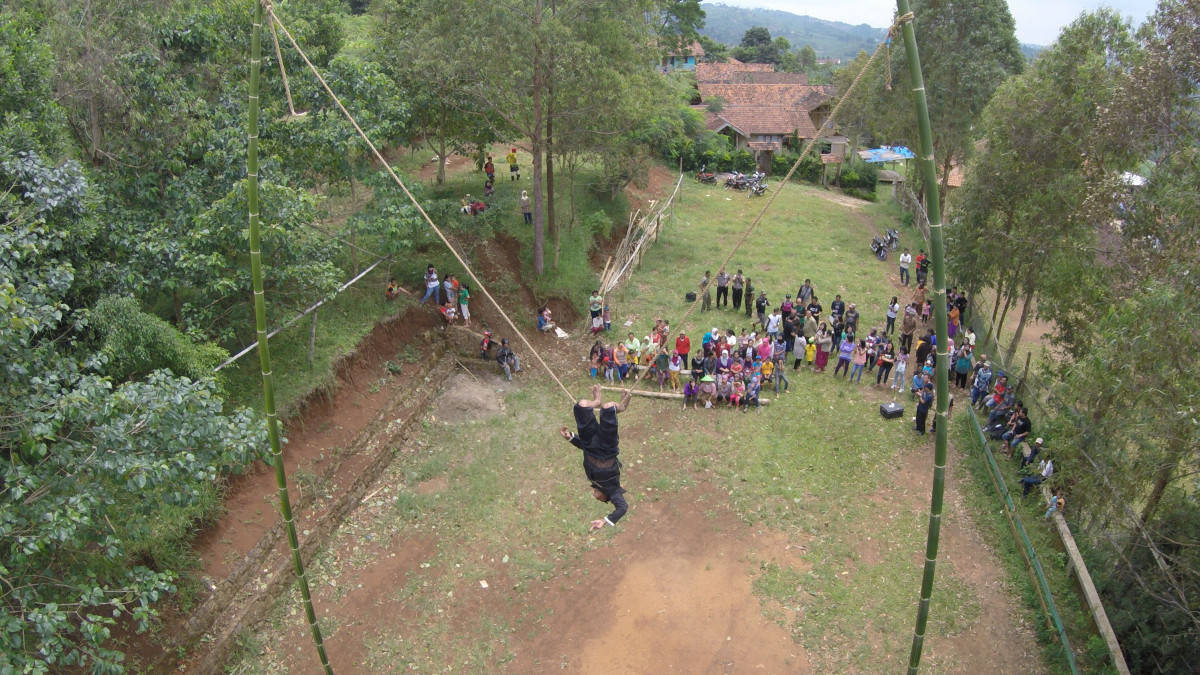 Mengenal Lais, Seni Akrobatik Tradisional Warisan Budaya Leluhur Garut