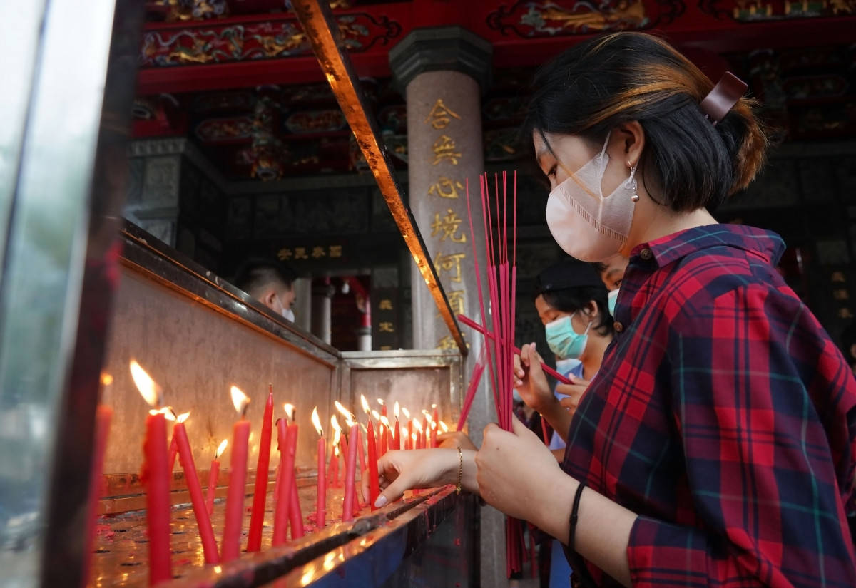Mengenal Agama Konghucu di Indonesia: Kitab, Hari Besar, dan Ajarannya