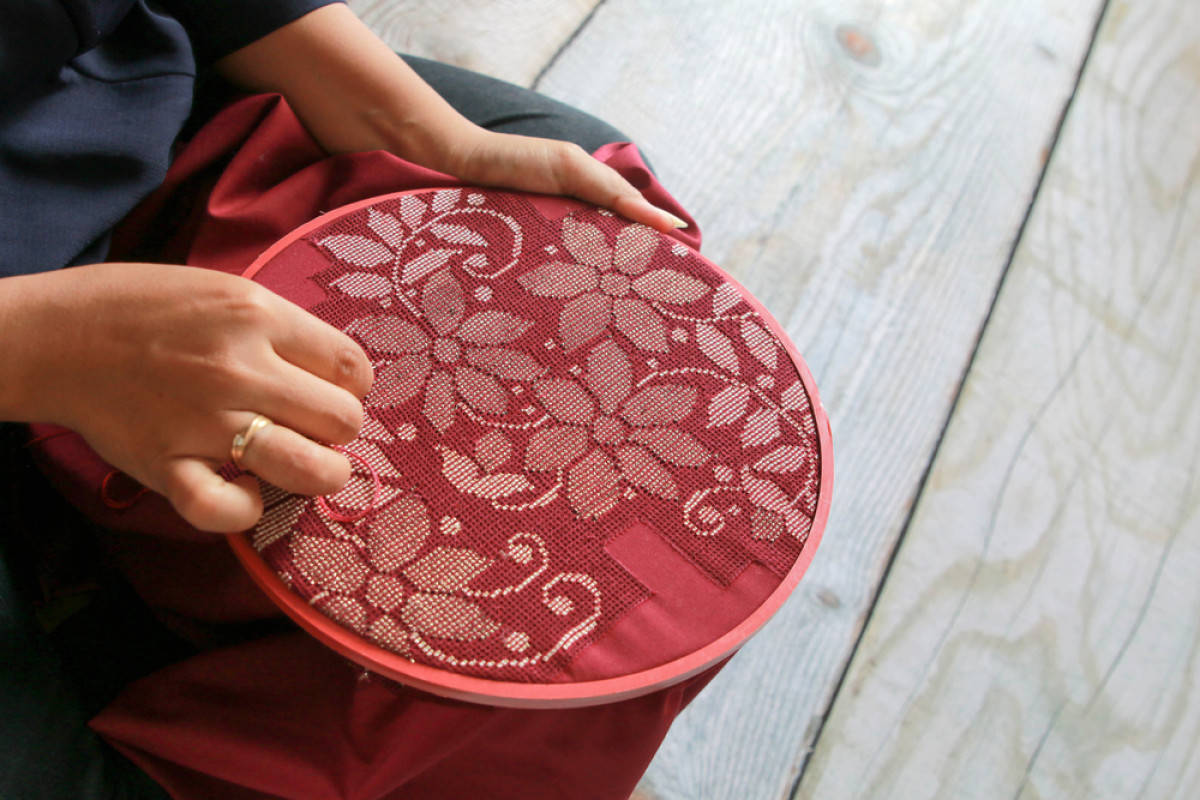 Kain Karawo, Wastra Sulam Warisan Perempuan Gorontalo yang Bernilai ...