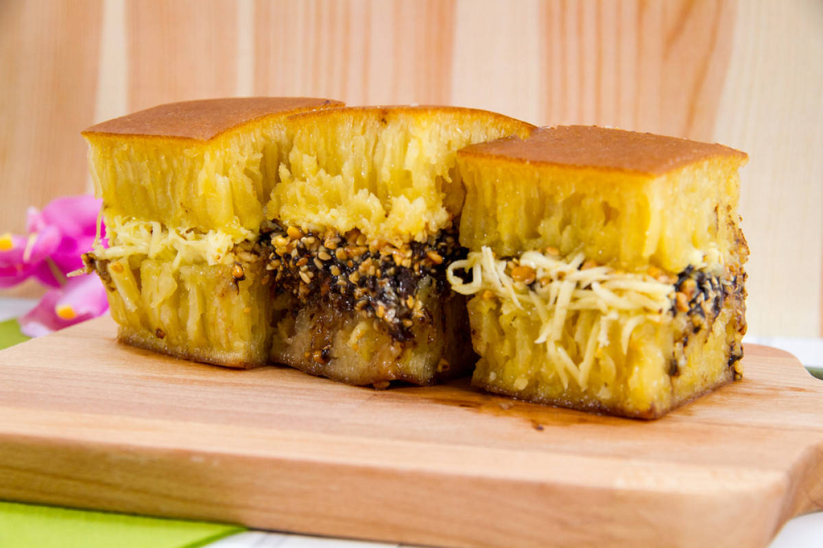 Martabak Manis, Terang Bulan, atau Kue Bandung, Mana yang Benar?