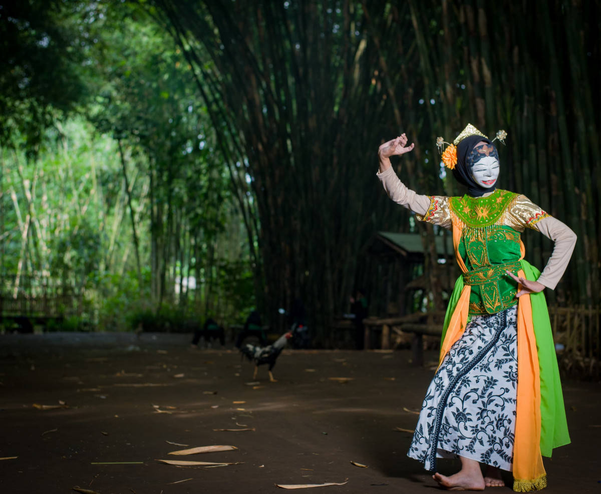 Kelenjehan Tarian Topeng Endel Pemikat Hati