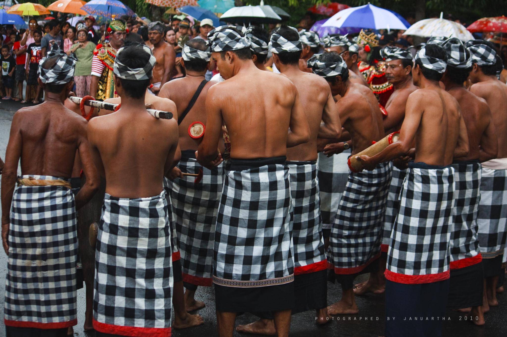 Tektekan, Pertunjukan Khas dari Desa Kerambitan, Tabanan, Bali