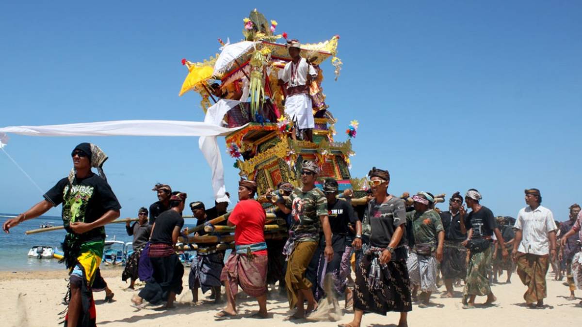 Ritual Upacara Ngaben Hindu-Bali