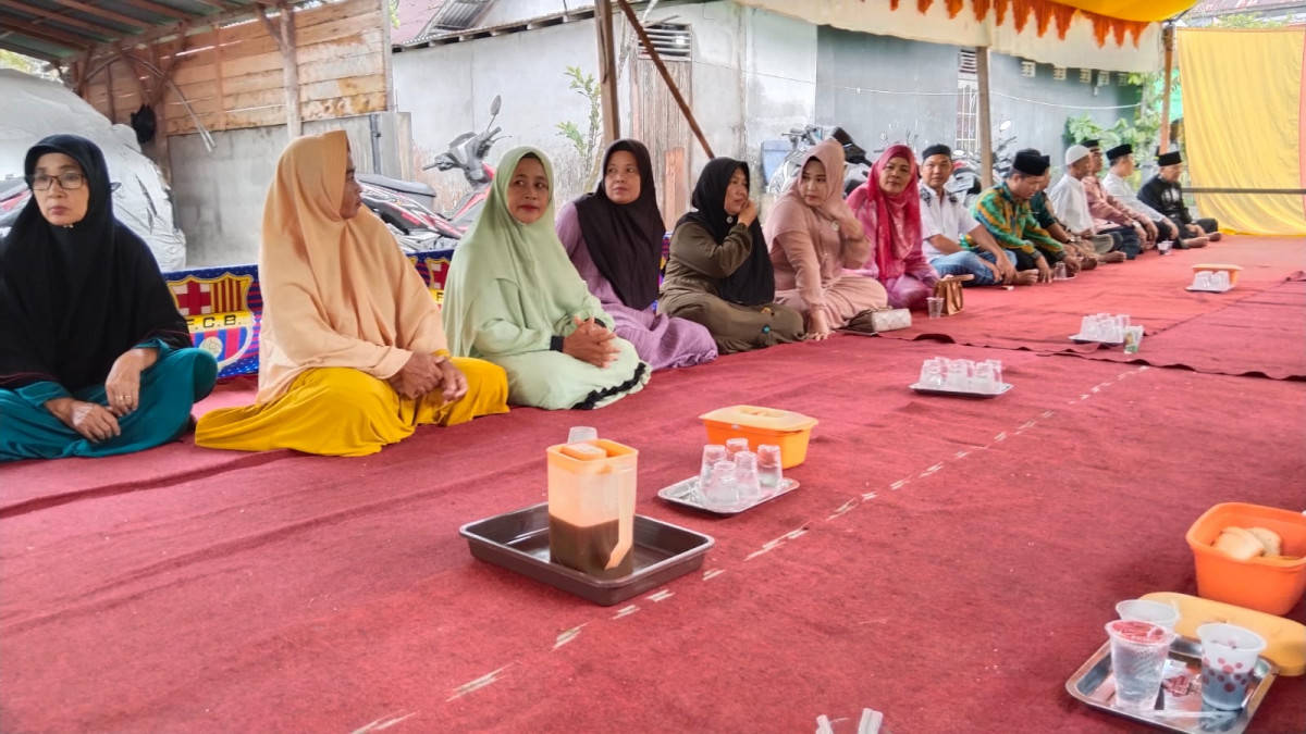 Tradisi Makan Besaprah Di sambas Kalimantan Barat
