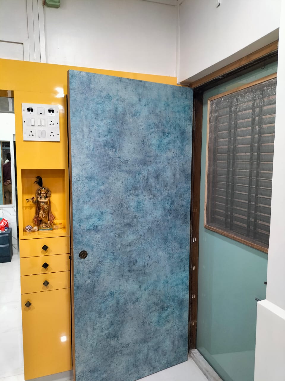 CRYSTAL 1171 | Royale Touche Laminates