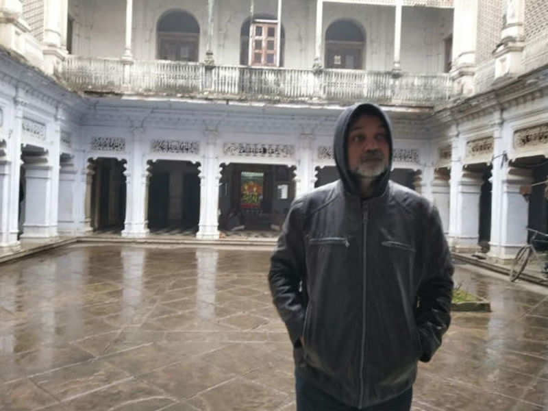 Srijit visits Gumnami Baba’s house in Faizabad - SVF Entertainment