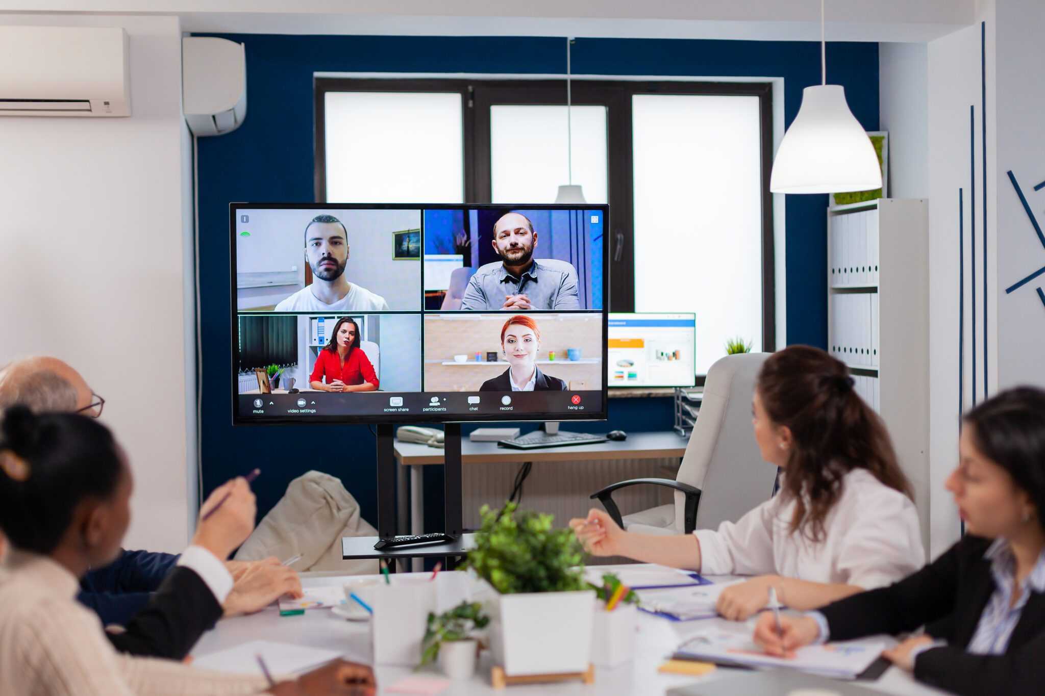 Hyqoo Builds a Global Remote Team for a Multinational Software Company