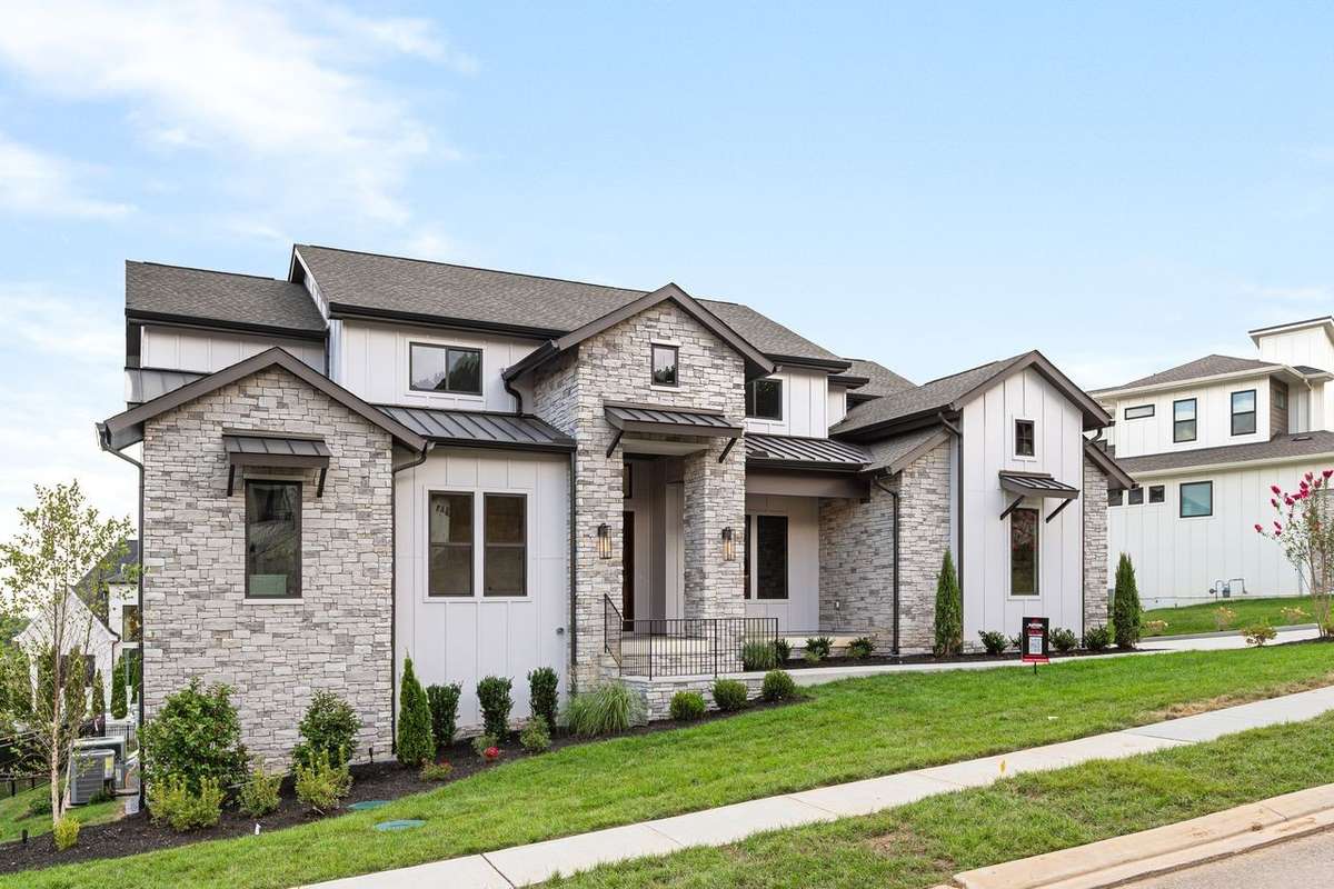 Residential property in Franklin, TN | $2,099,990, $428 / sq ft | 5 ...