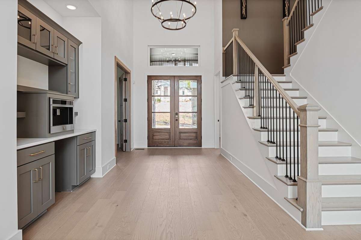 Residential property in Franklin, TN | $2,099,990, $428 / sq ft | 5 ...