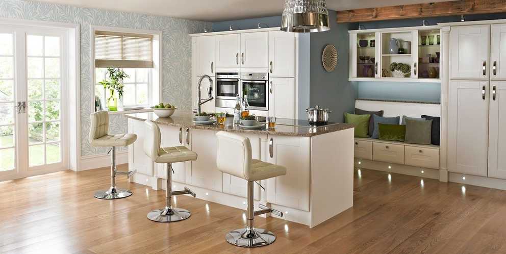 Modern Kitchen With Cozy Breakfast Bar #3098 | House Decoration Ideas