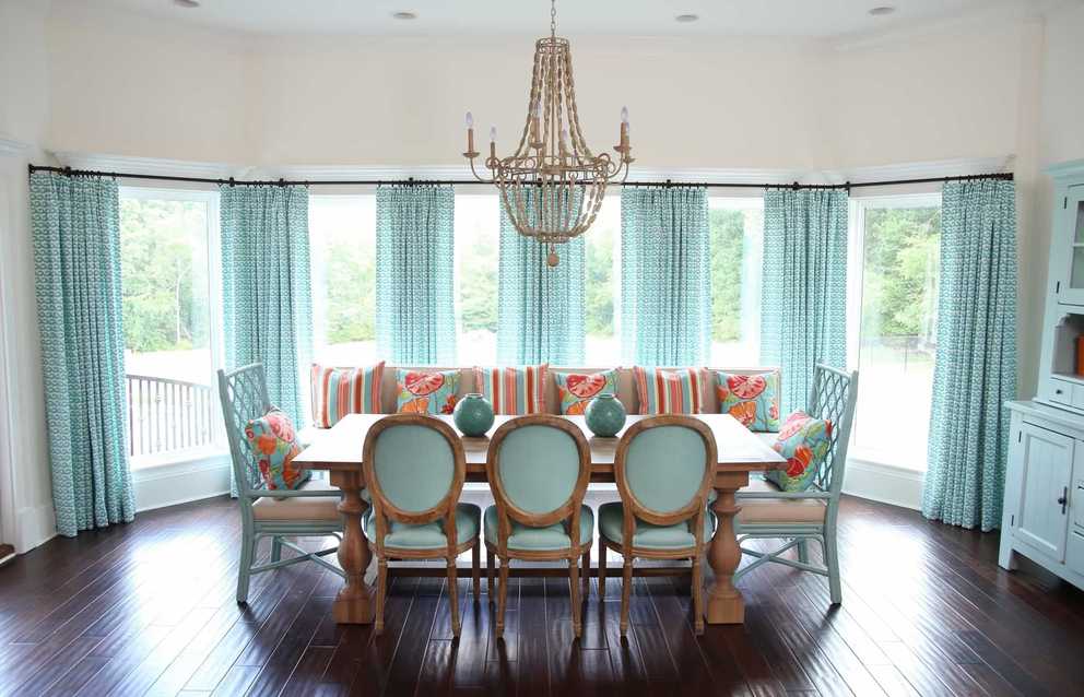 Coastal Dining Room With Aqua Decor And Ornate Chandelier #50344 ...