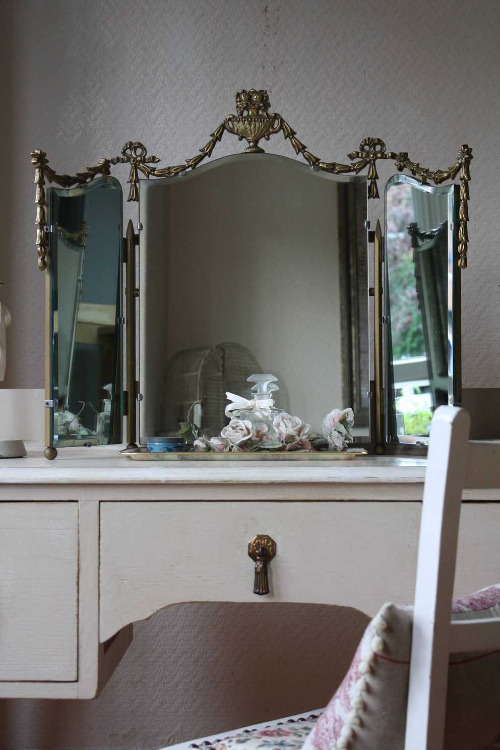 15 Best Antique Triple Mirrors