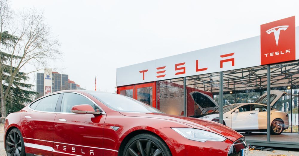 Tesla Surge Continues Despite the Split and Capital Raise | Invezz