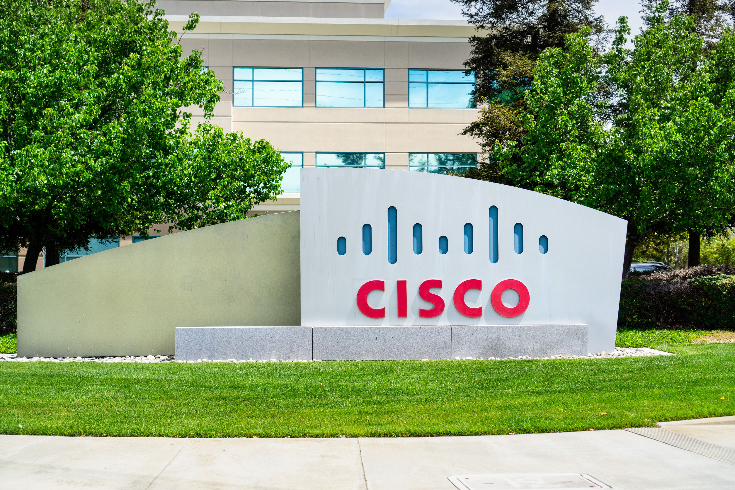 Ganancias del trimestre de Cisco superaron estimaciones | Invezz ES