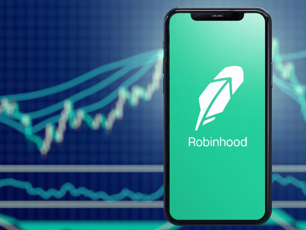 Roaring Kitty returns to live streaming: Time to buy Robinhood stock ...