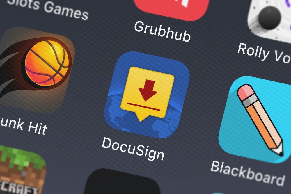 DocuSign stock price analysis: buy or sell ahead of earnings? | Invezz