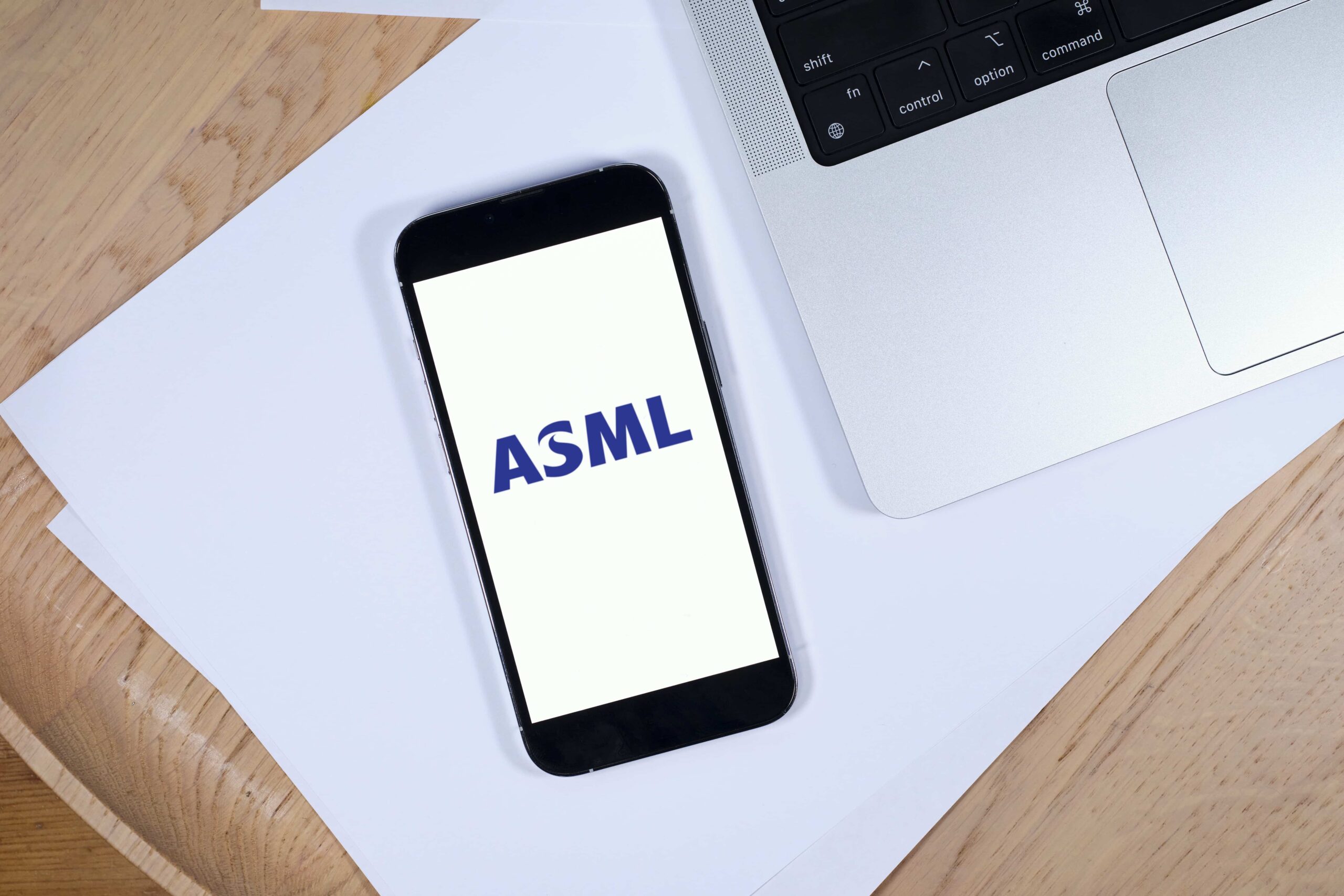 ASML stock forecast: Will the Dutch chip giant's growth shift in 2025 ...