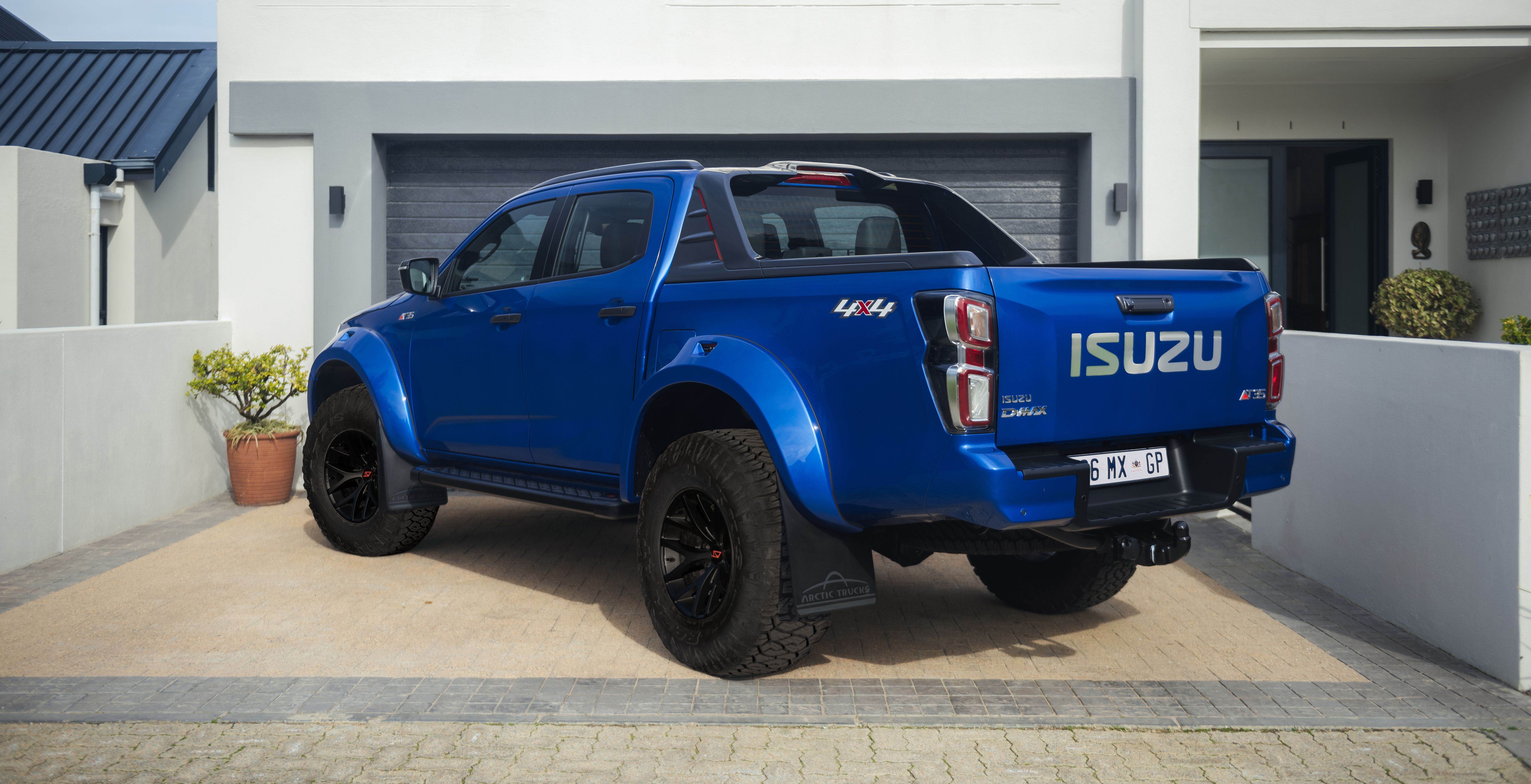 Discover the ISUZU AT-35 | Get Bakkie Specs & Prices