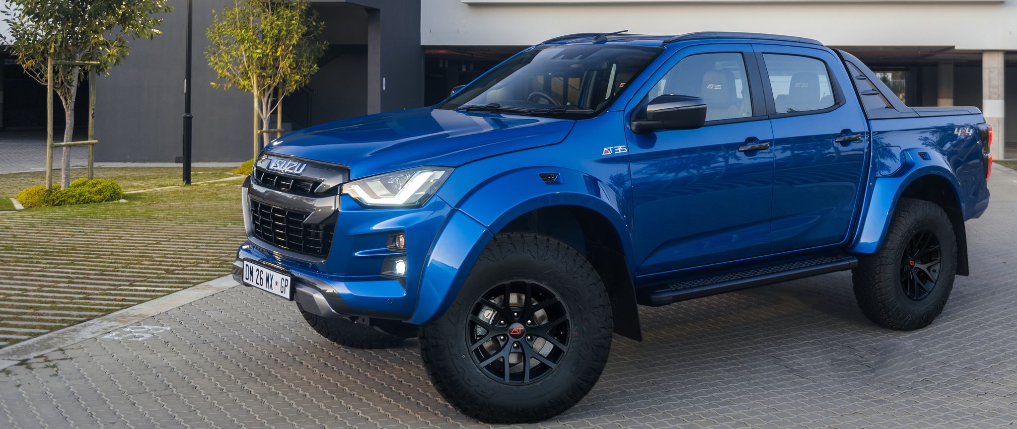 Discover the ISUZU AT-35 | Get Bakkie Specs & Prices