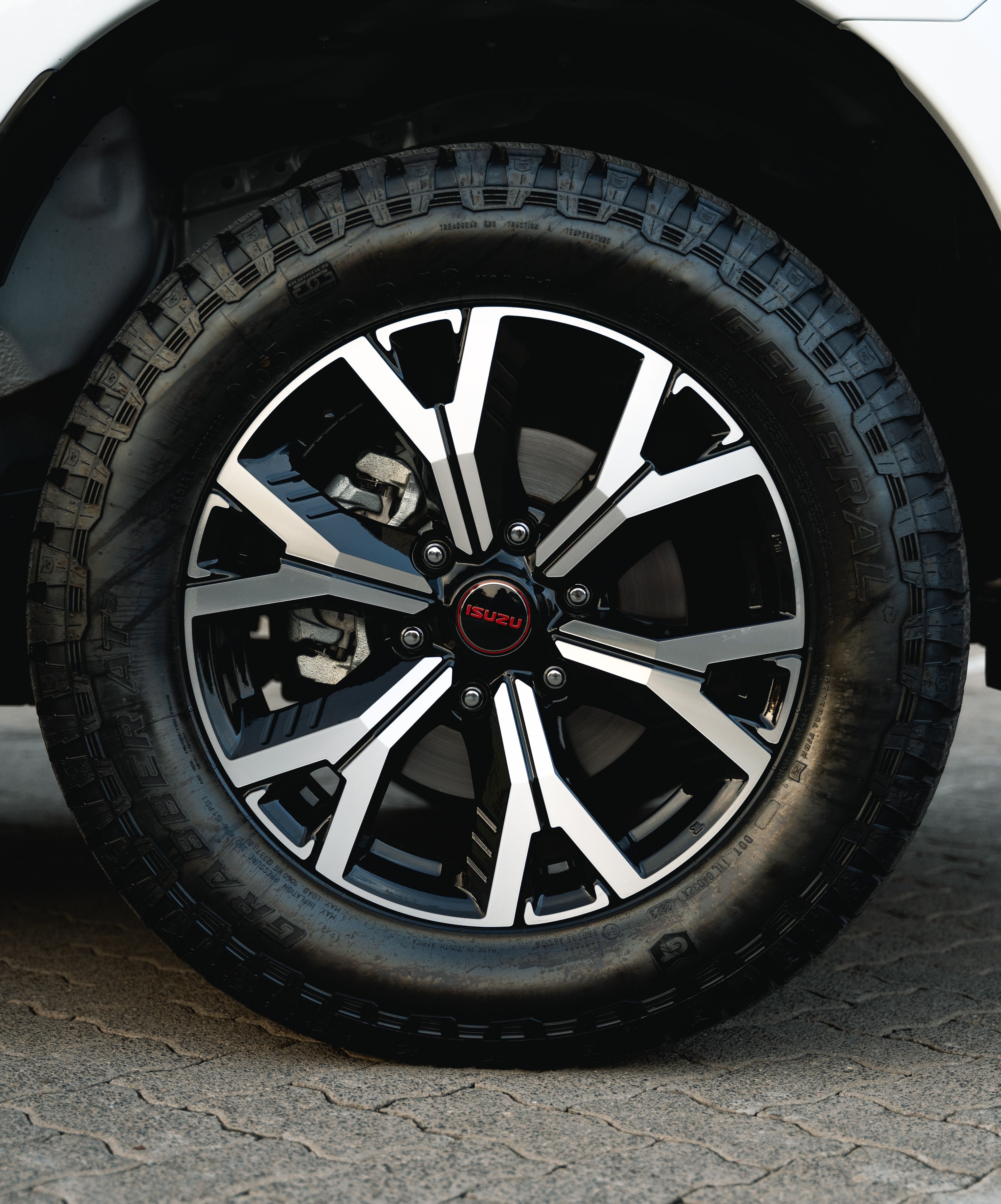 Discover the ISUZU X-Riders | Get Bakkie Specs & Prices