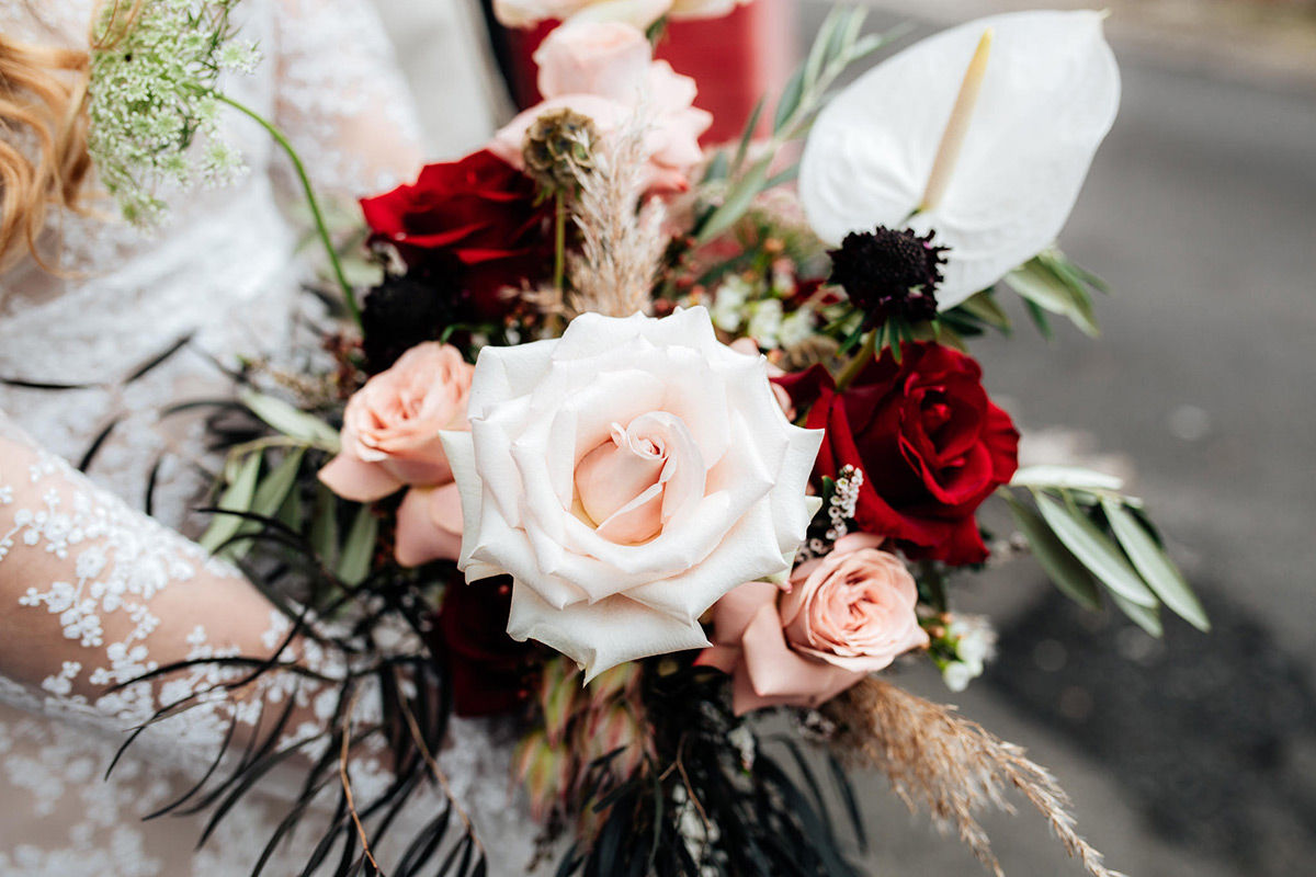 Floral frenzy - 2018/19 Floral Trend Report - Ivory Tribe