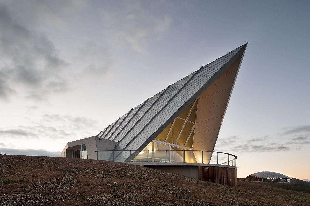 Getting married in Australian Capital Territory (ACT) | Ivory Tribe