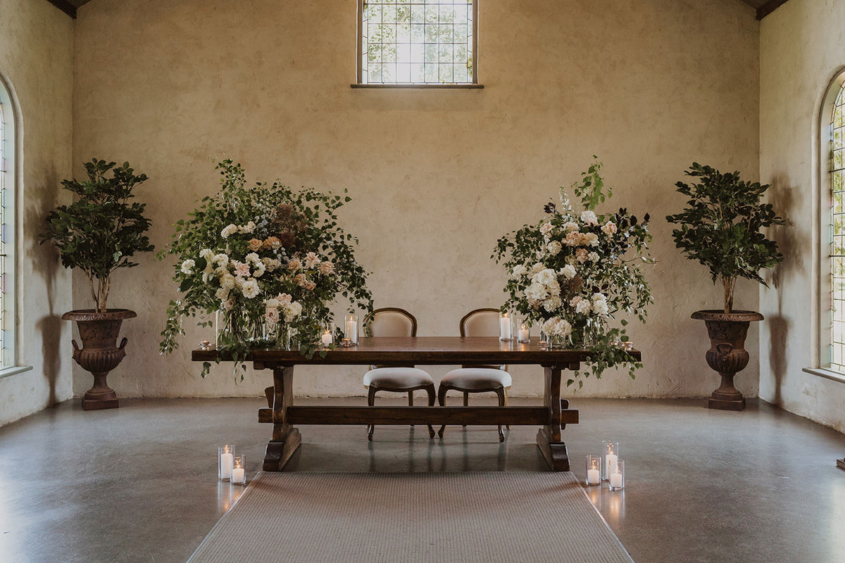 18 seriously stunning ceremony set-ups - Ivory Tribe