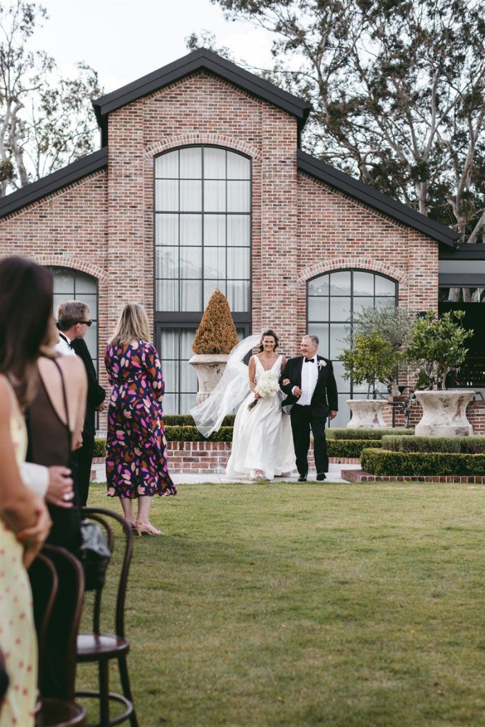 Real Wedding – Megan & Andrew, Currumbin Valley QLD | Ivory Tribe