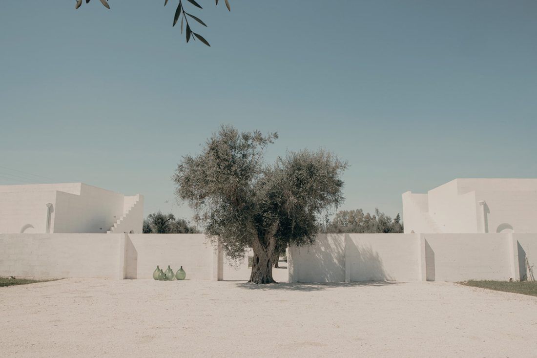 Styled shoot: Quiet luxury in a tranquil-luxe Italian setting | Ivory Tribe